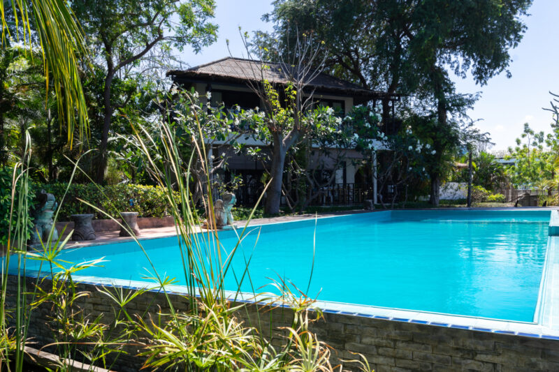 Designing the Perfect Farmhouse Pool: Where Nature Meets Luxury – JoyPools